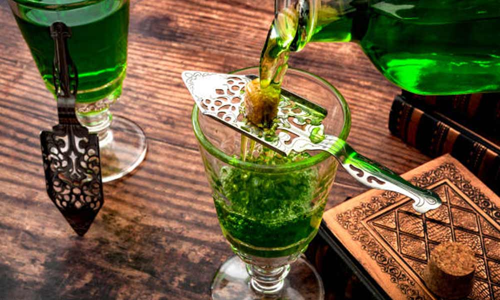 5 Ways To Enhance The Experience Of Absinthe Drinking